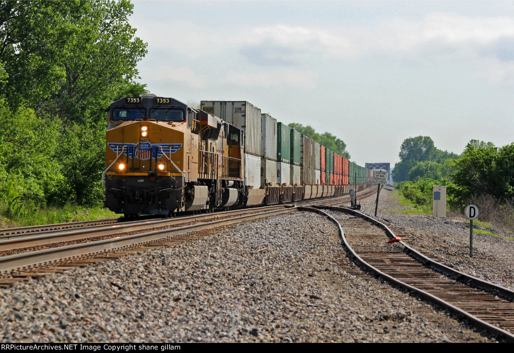 UP 7353 Heads EB across the Missouri Flats.